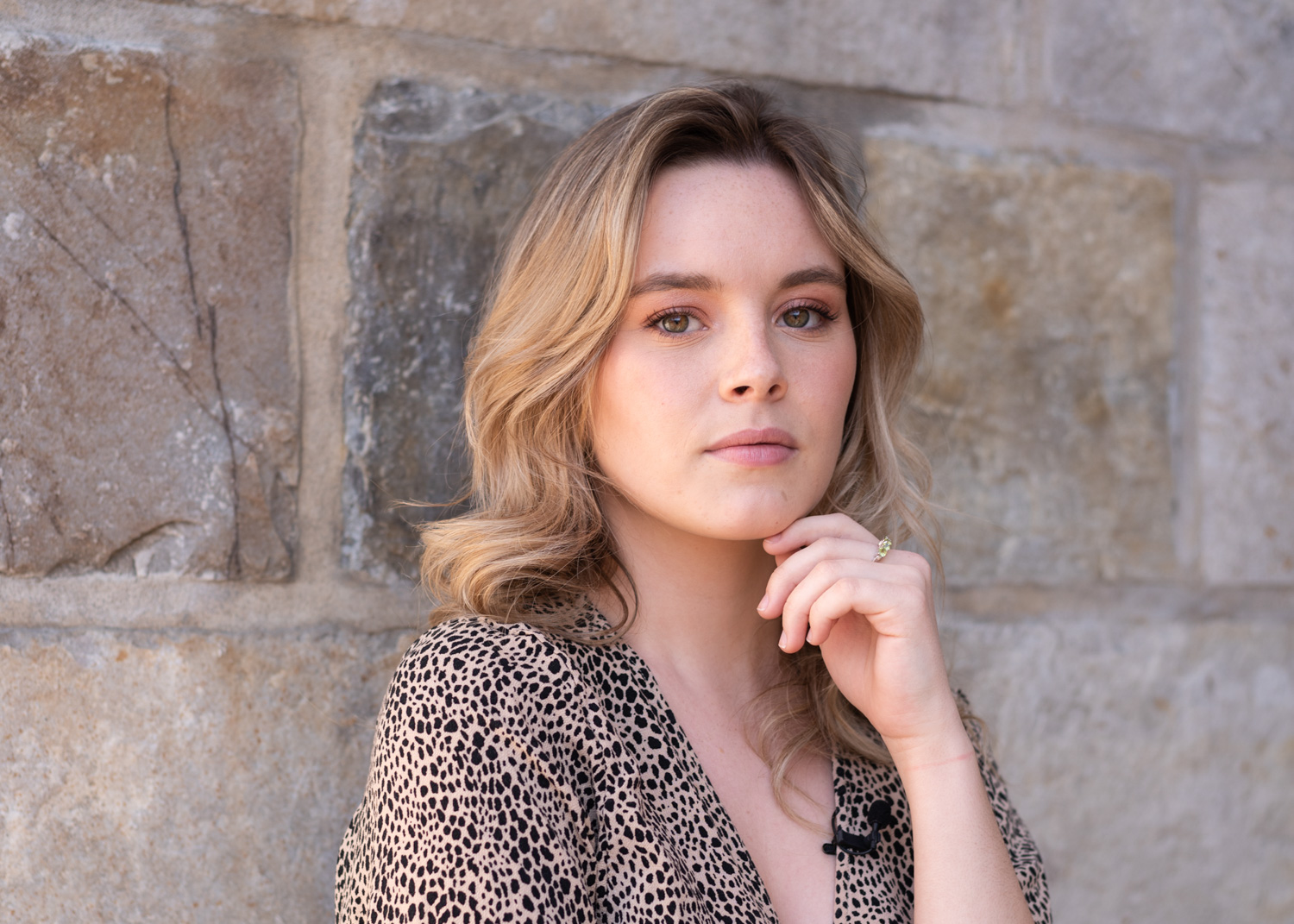 Camille Felton pose topless et elle est magnifique